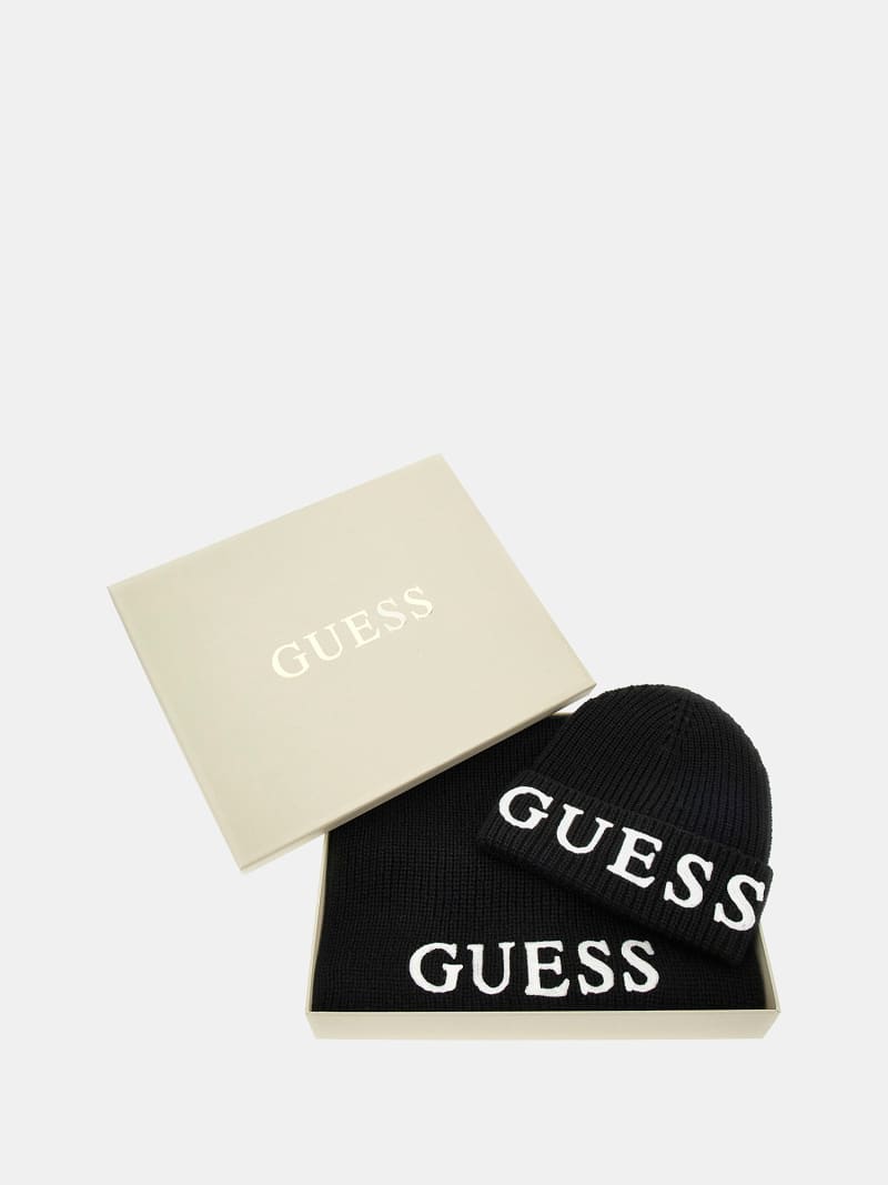 GUESS® Beanie and scarf gift set Women