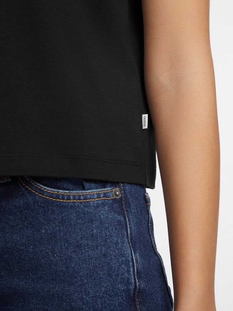 Boxy Mini Triangle Tee | GUESS