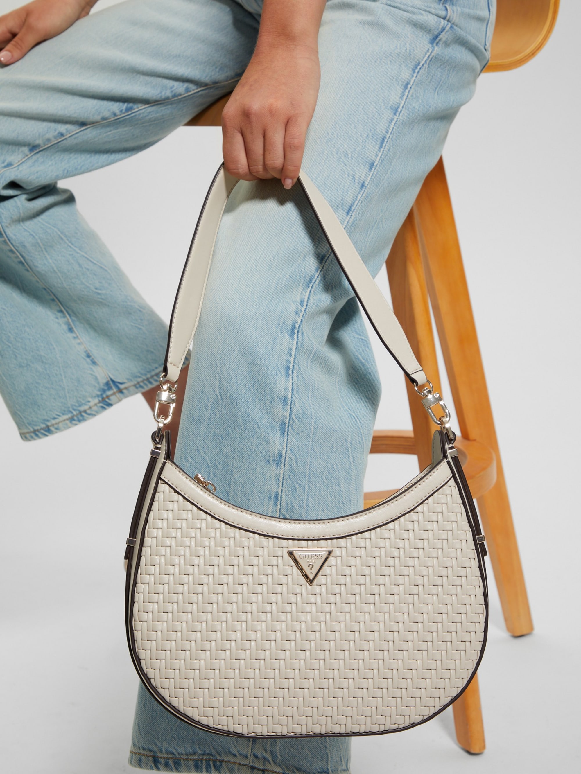 Mejores ofertas e historial de precios de Murielle Woven Hobo en JoinHoney.com | Honey