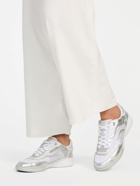 GUESS: Global Lifestyle Brand for Women, Men and Kids